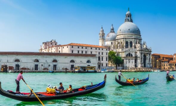 Grab a Gondola Ride (And 5 More Things to Do When You Visit Venice ...